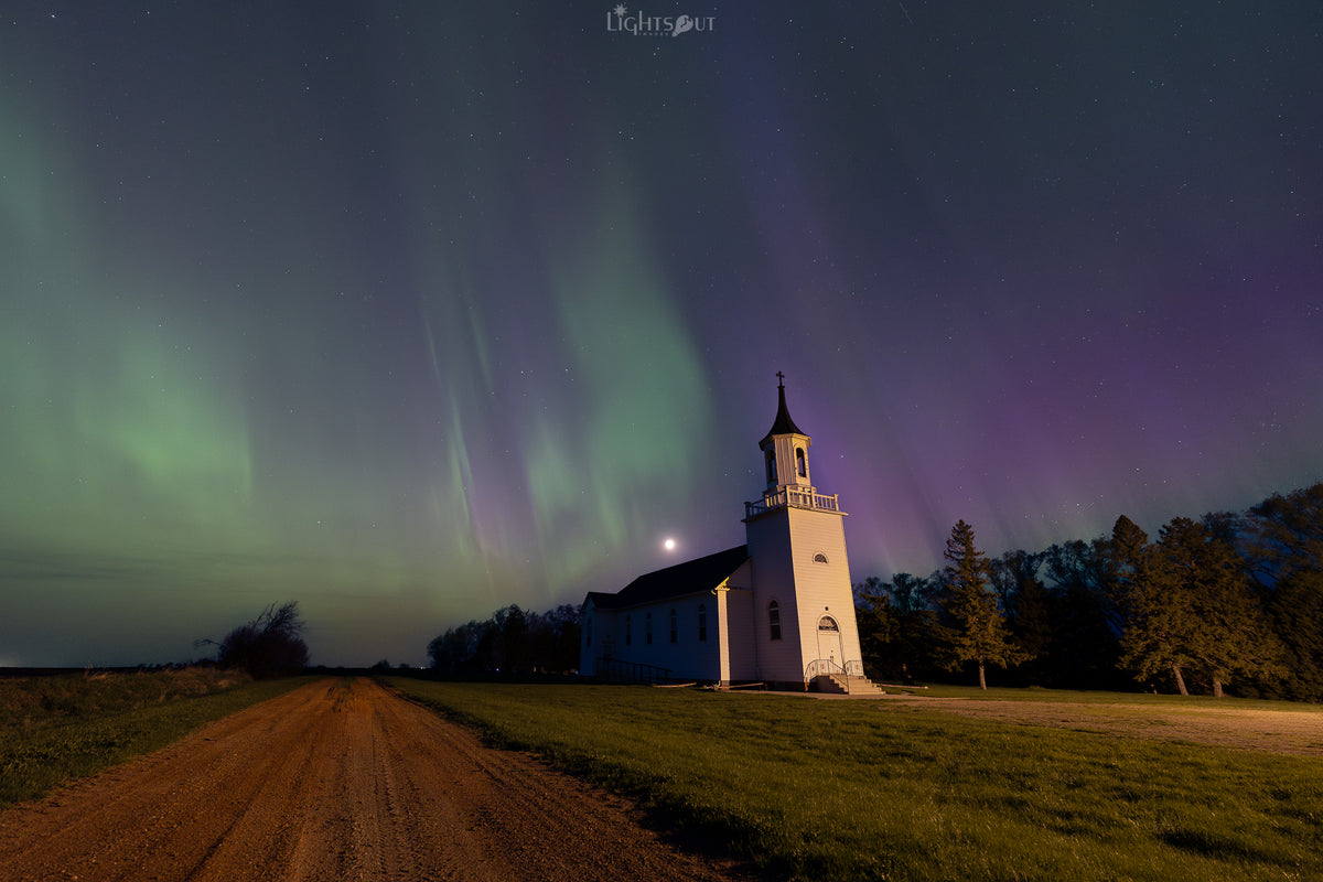 Trinity Lutheran Church Northern Lights – Lights Out Images