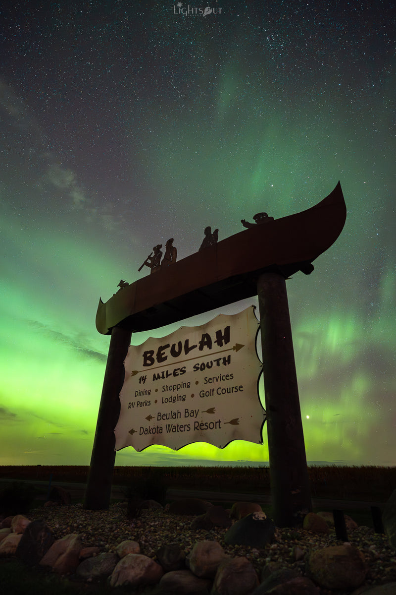 Dakota Waters / Beulah Bay Northern Lights – Lights Out Images