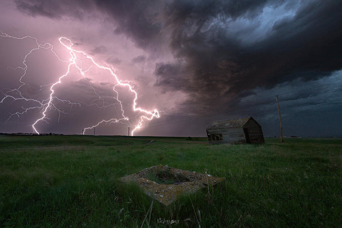 Abandoned Prairie Thunderstorm – Lights Out Images